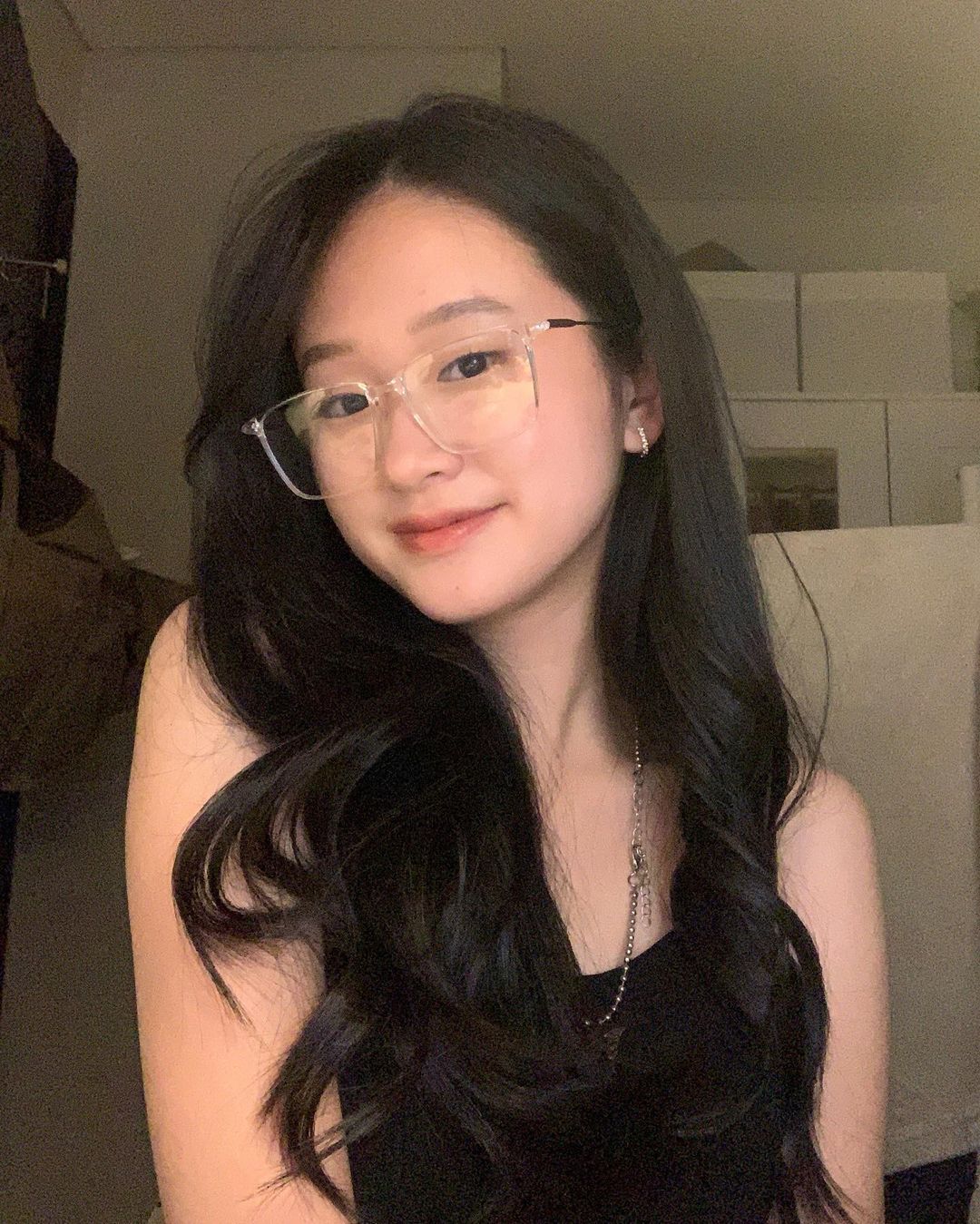 Natural hingga Classy, Inilah Make Up Andalan Maria Clarin