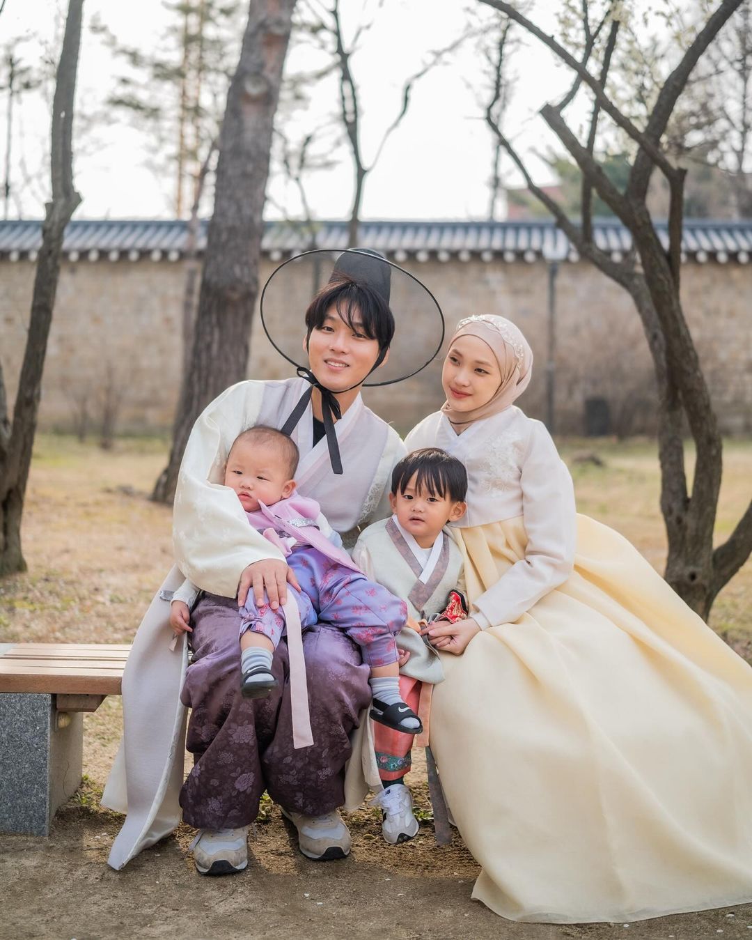 Na Daehoon, Julia, dan Na Brothers Pulang Kampung ke Korea