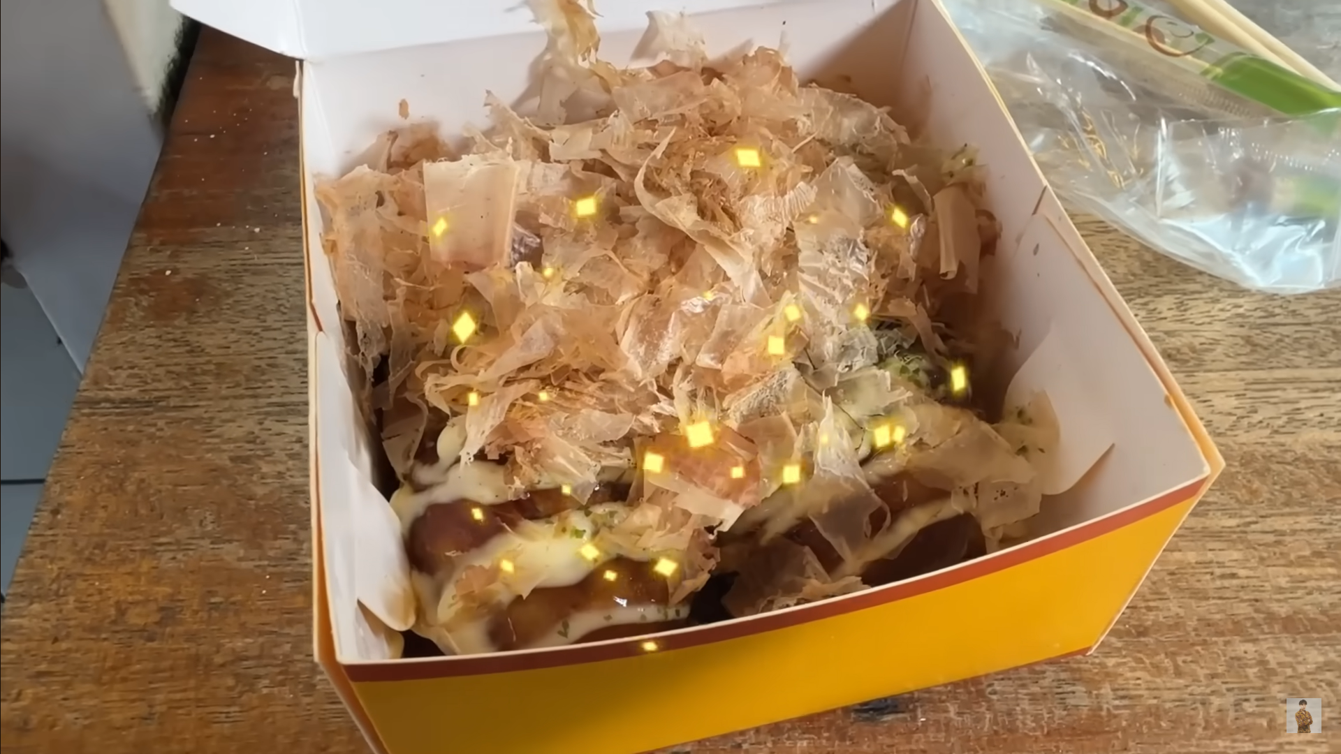 Yusuke Cicipi Kuliner Bandung, Cimol Bojot yang Wajib Dicoba!